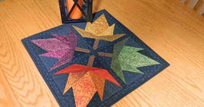 Vicki's Crafts and Quilting: Square table topper