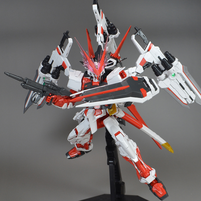 [ Review ] - MG 1/100 - Gunndam Astray Red Dragon