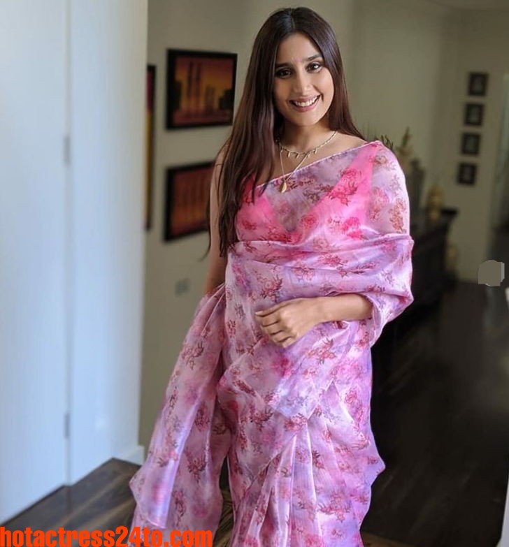 Khul Ja Sim Sim Actress Nikhita Chopra hot HD Photos and all you need ...