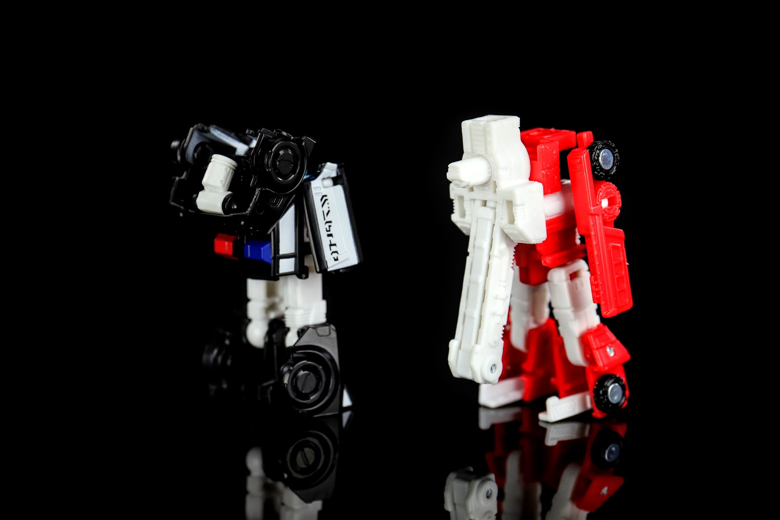 [Transformers] War for Cybertron：Siege Micromasters Red Heat & Stakeout ...