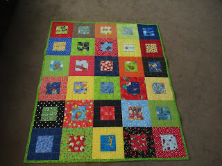 Treadlestitches: Happy Blocks, Happy Quilts, Happy Holidays!