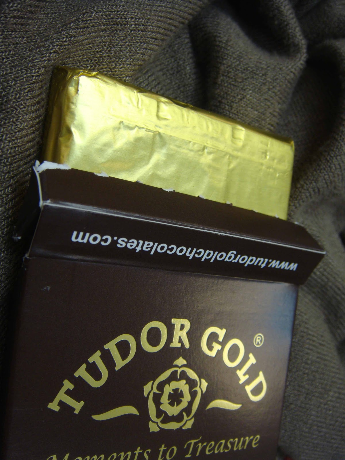 Supersupergirl's Food Reviews: TUDOR GOLD Milk chocolate from Malaysia