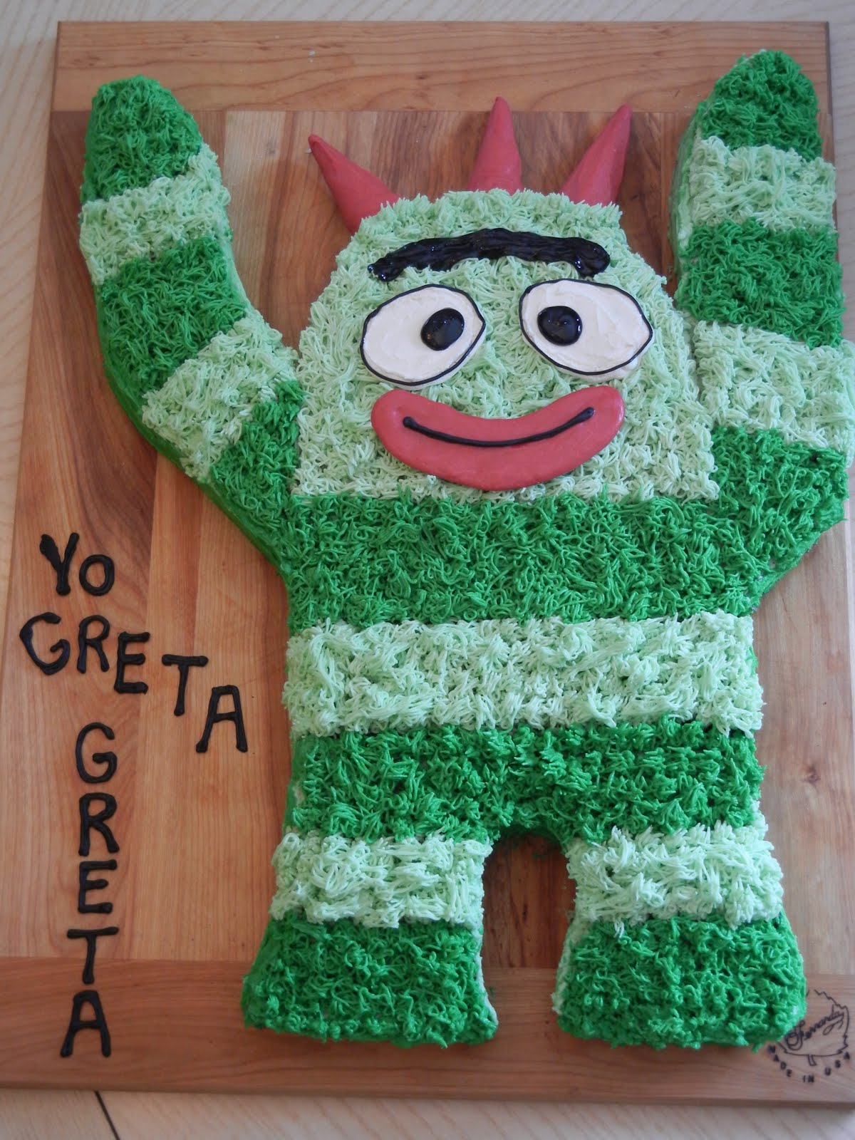 Sugar Swings! Serve Some: yo gabba gabba brobee cake....!