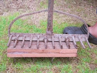 How To Make A Homemade Lawn Aerator - Best Manual Lawn Aerator