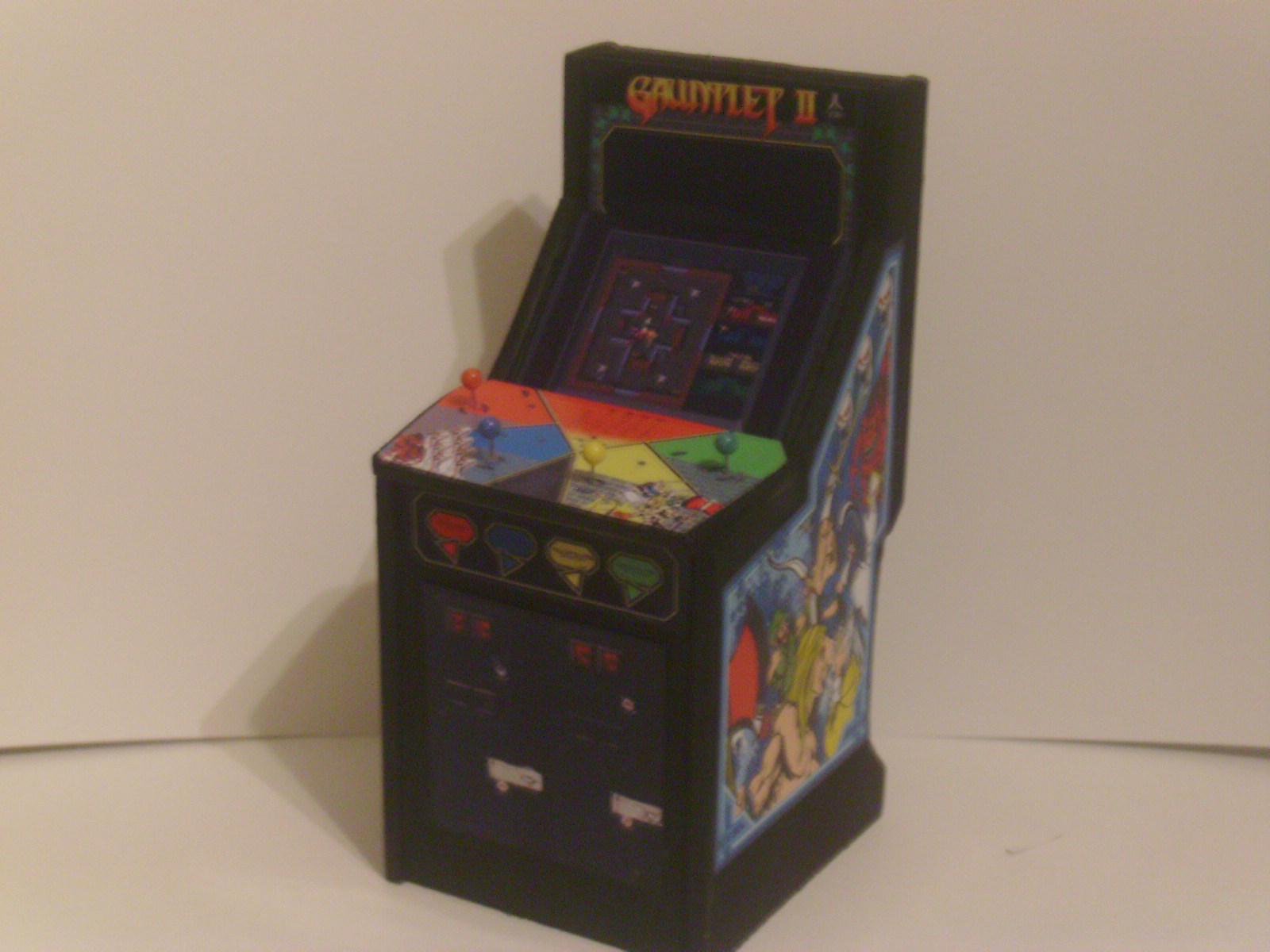 Retro Heart: GAUNTLET 2 - Scale Arcade Model
