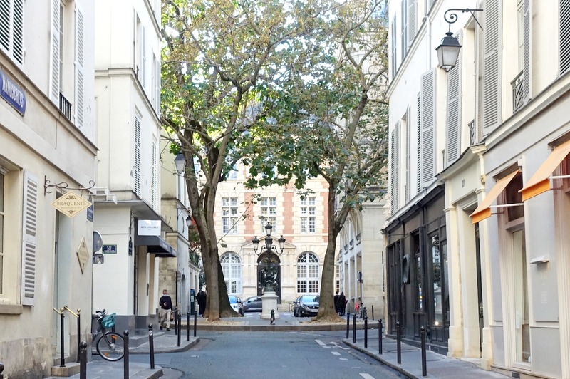 Paris : La Place de Furstemberg à Saint Germain des Prés n'existe pas ...