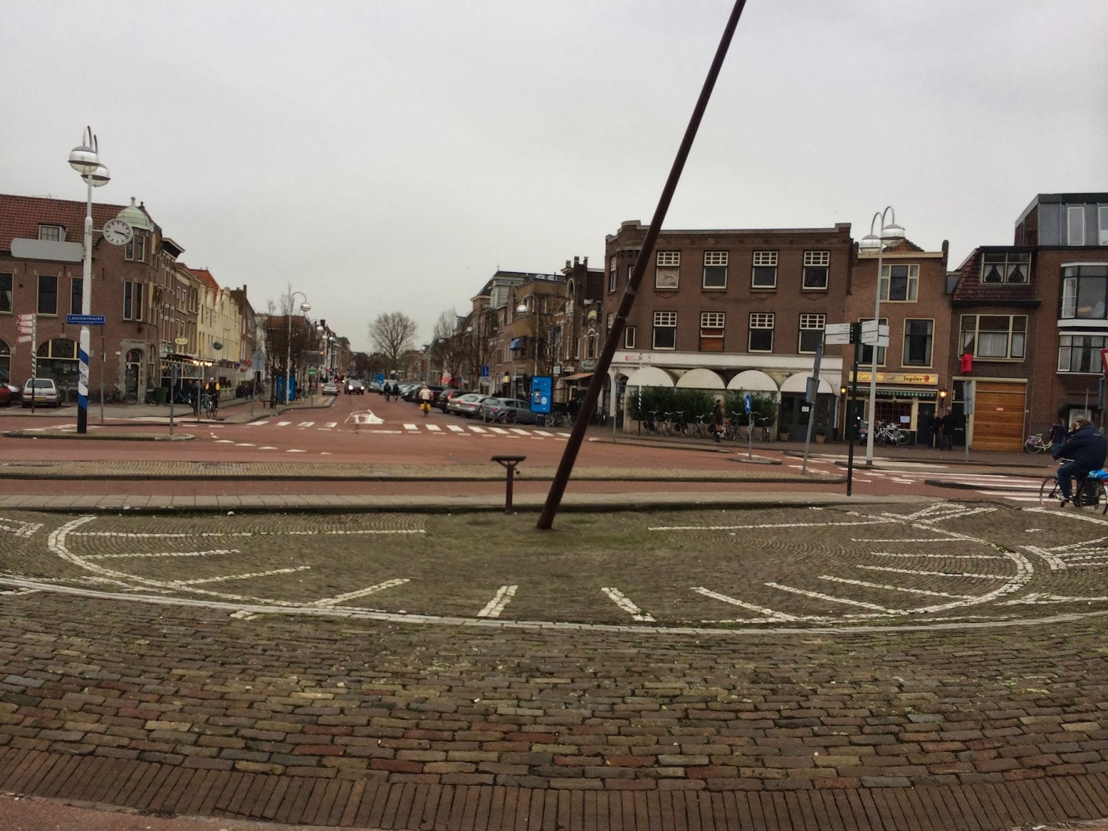 {Another Twilight In Life Of Dee}: Images of Leiden & Delft