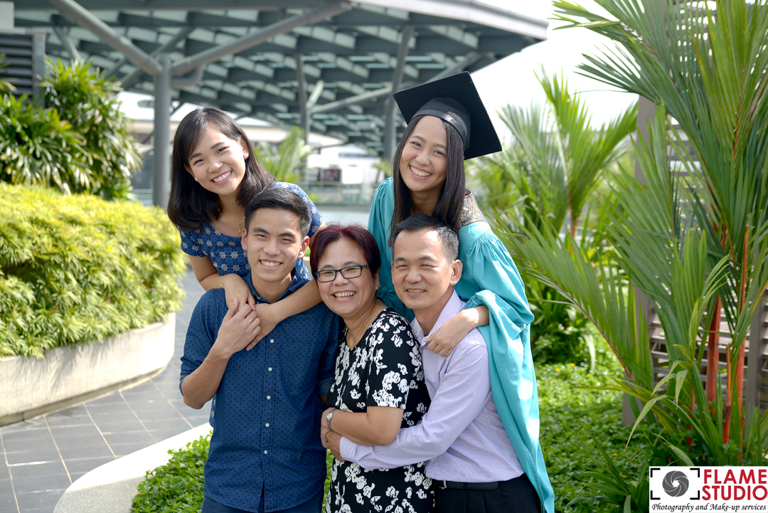 Flame Graduation Photography Studio: (69) Graduation Convocation Family ...