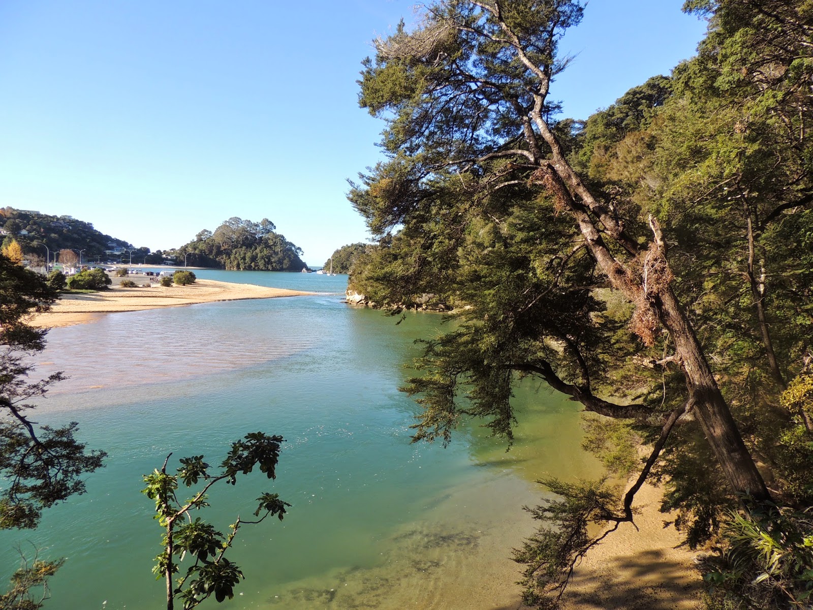 THE ROAD TAKEN : Camp Day At Kaiteriteri + Little Kaiteriteri