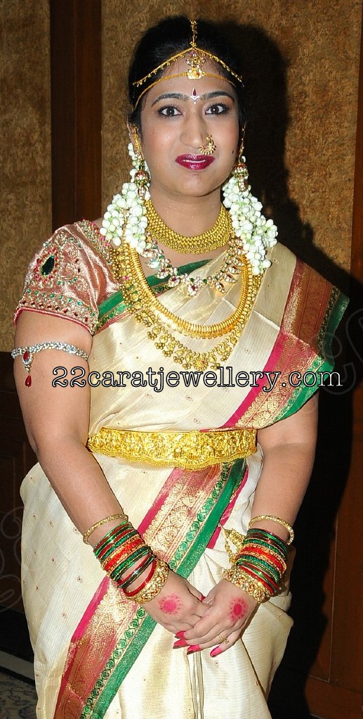 South Indian Gold Bridal Jewelry Sets - Jewellery Designs