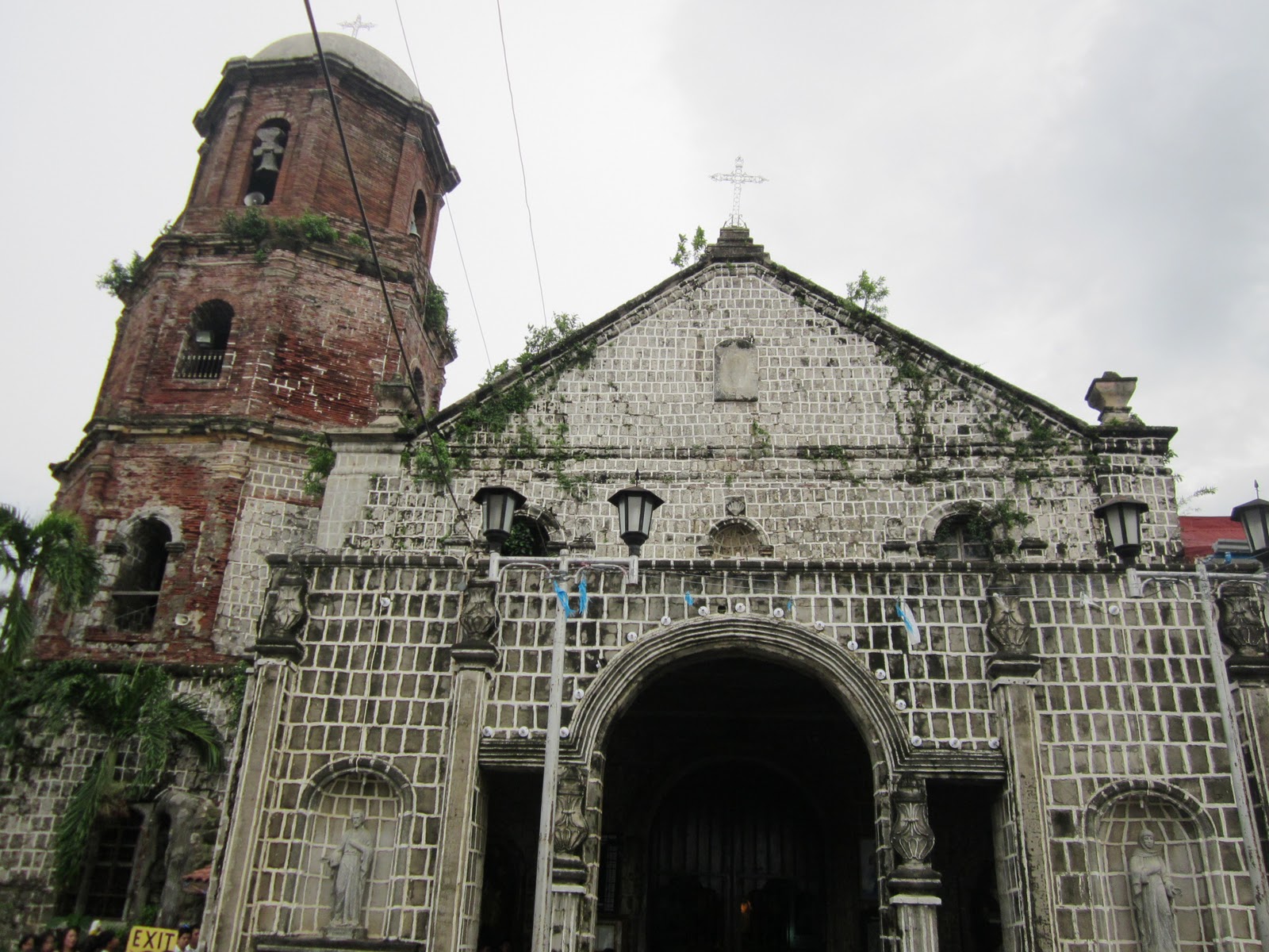 Ben Goes Where: Visita Iglesia in Batangas
