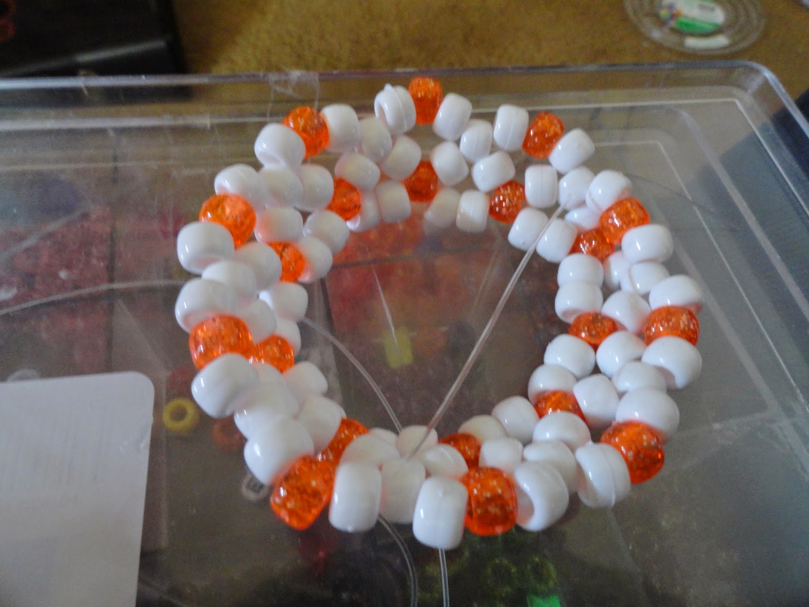 Ooh Piece of Kandi: How To Make: A Standard X-Base Cuff