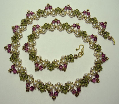 Lovely Beaded Pearl Necklace Tutorials / The Beading Gem