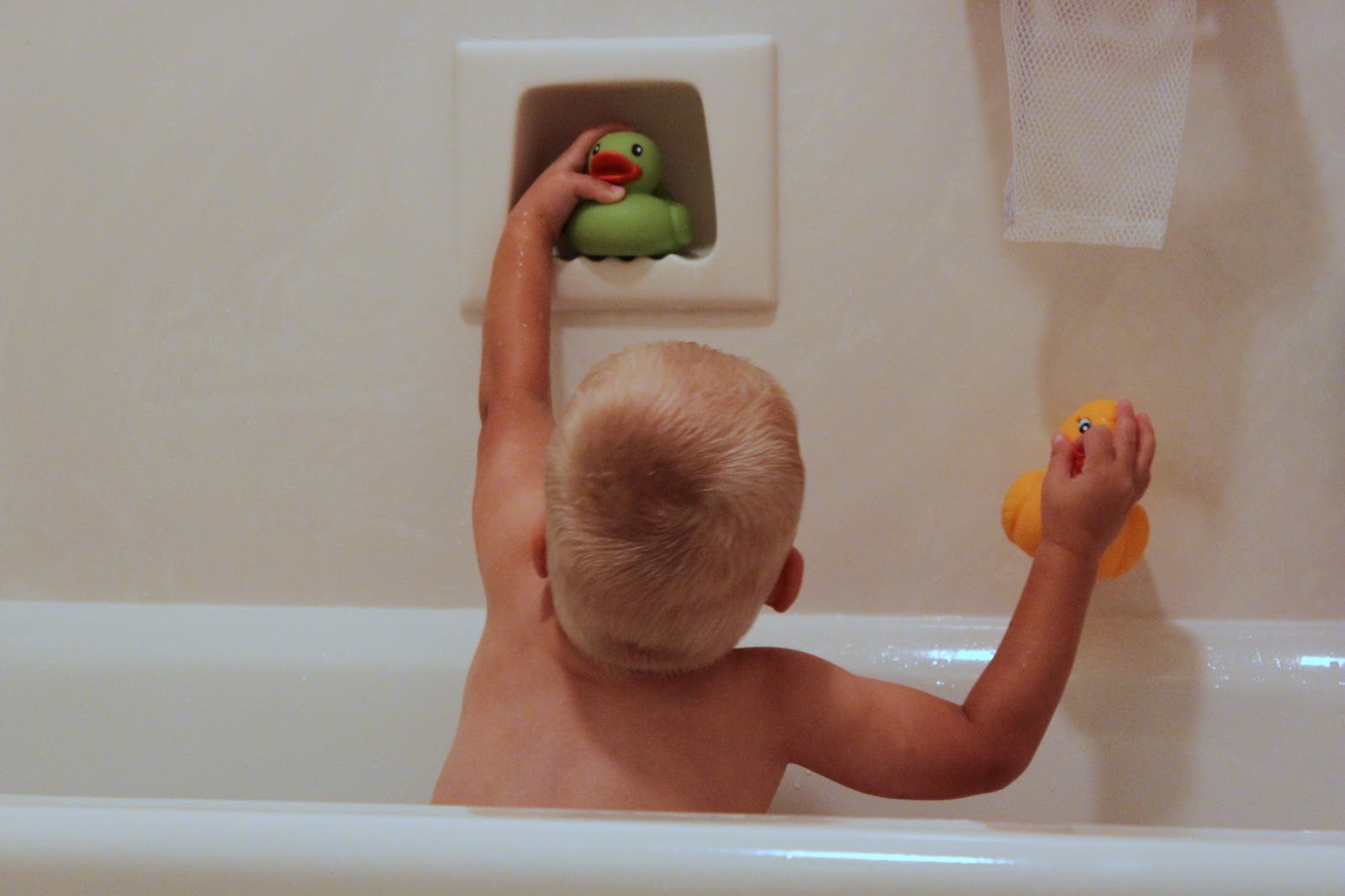 Baby Durso: Gratuitous Bathtime Cuteness