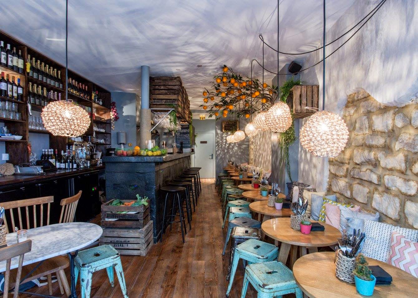 Un interesante restaurante de estilo rustico en el centro de Paris ~ La ...