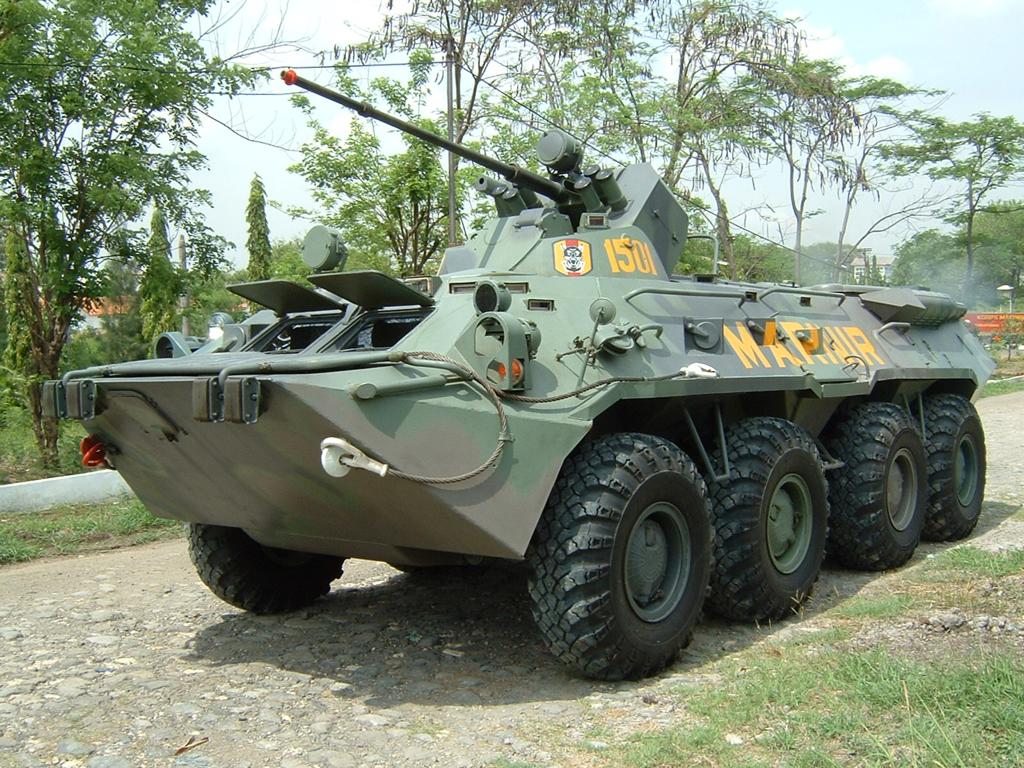 DEFENSE STUDIES: Korps Marinir Mencari Tambahan Panser Amfibi Baru