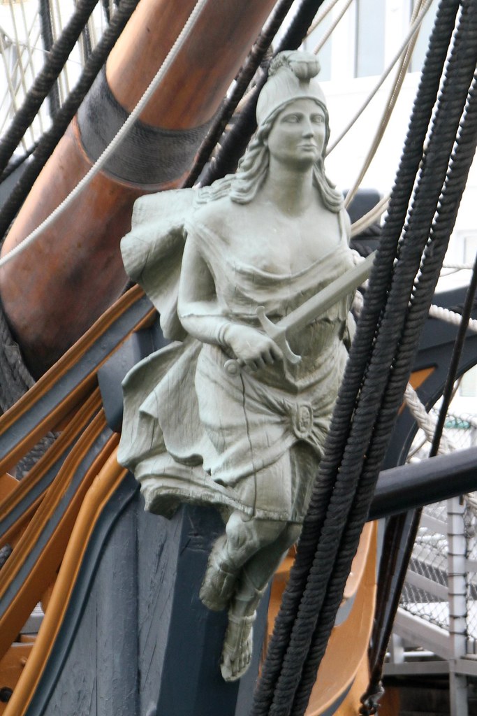 'ZIEN EN WETEN': BOEGBEELD VAN HET SCHIP.