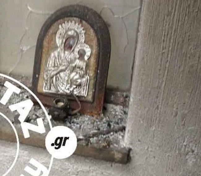 ΚΑΙ ΟΜΩΣ ΑΥΤΗ… ΕΜΕΙΝΕ ΟΡΘΙΑ, ΑΘΙΚΤΗ ΣΤΗΝ ΘΕΣΗ ΤΗΣ!!! - POP NEWS