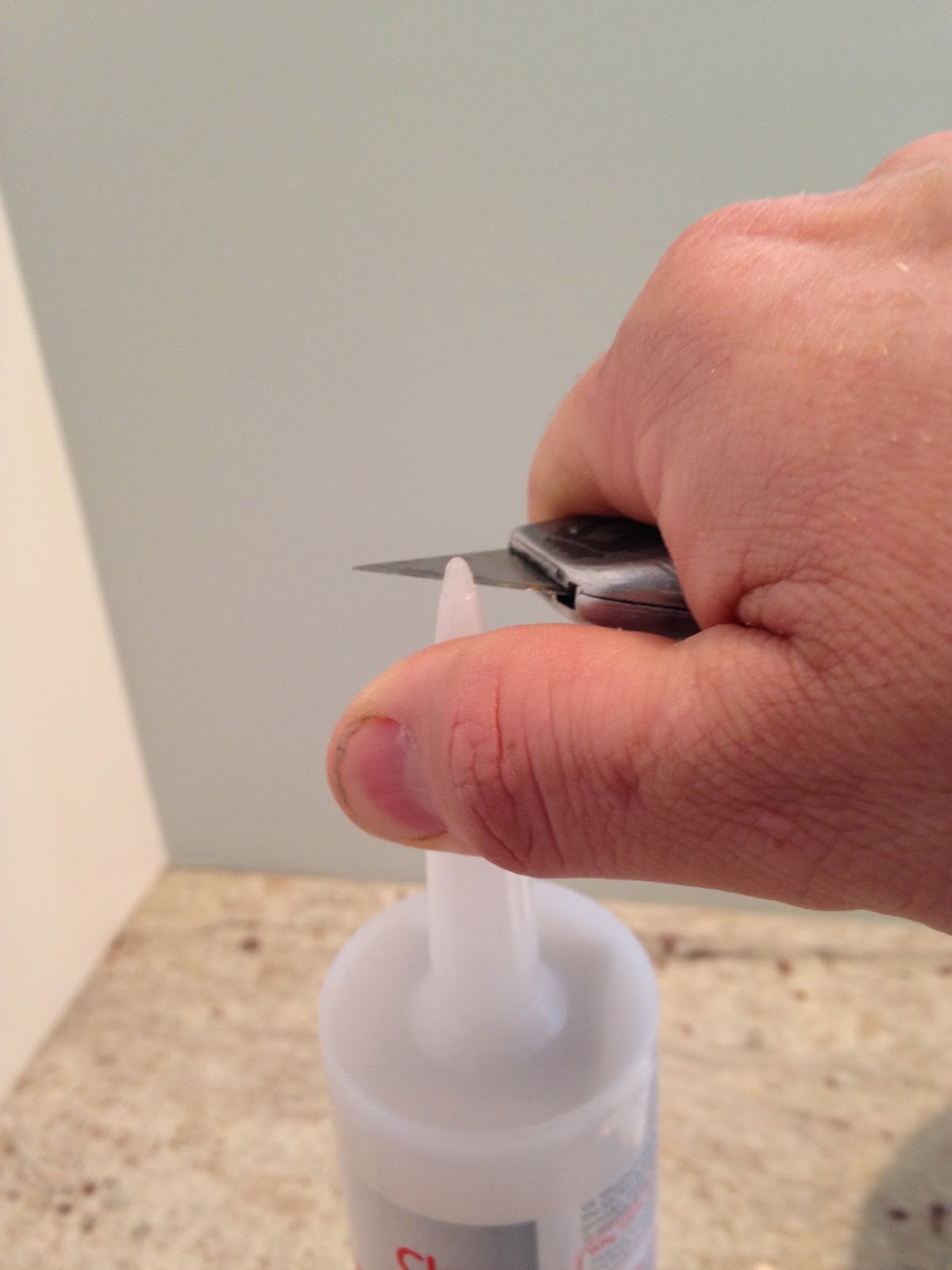 TheBuilderFix: Caulking for the beginner!