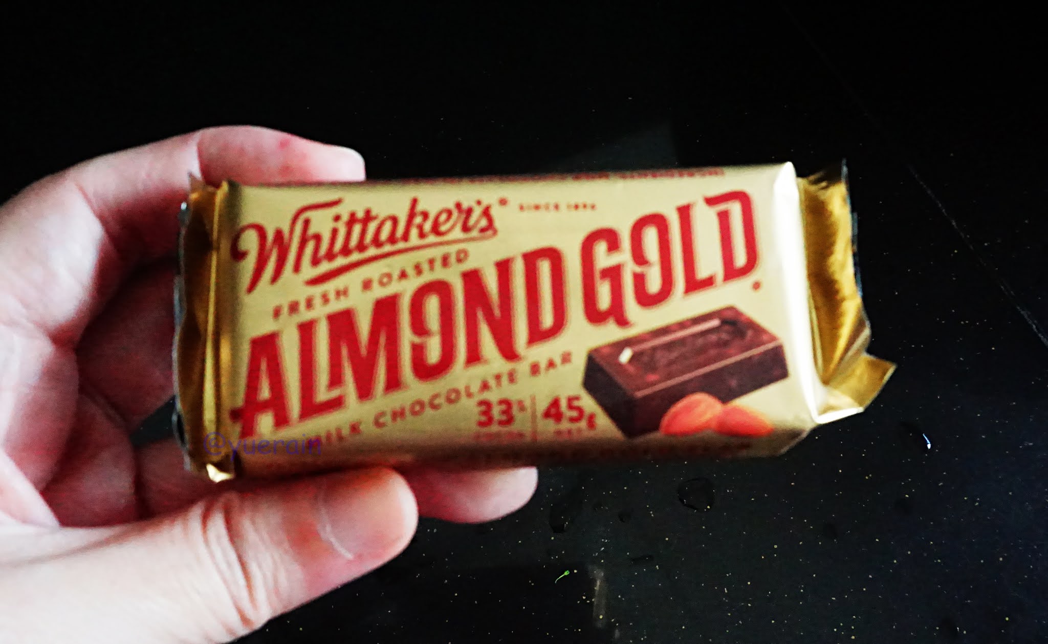 GREAT SKINandLIFE: FOOD REVIEW ON WHITTAKER'S ALMOND GOLD SLAB