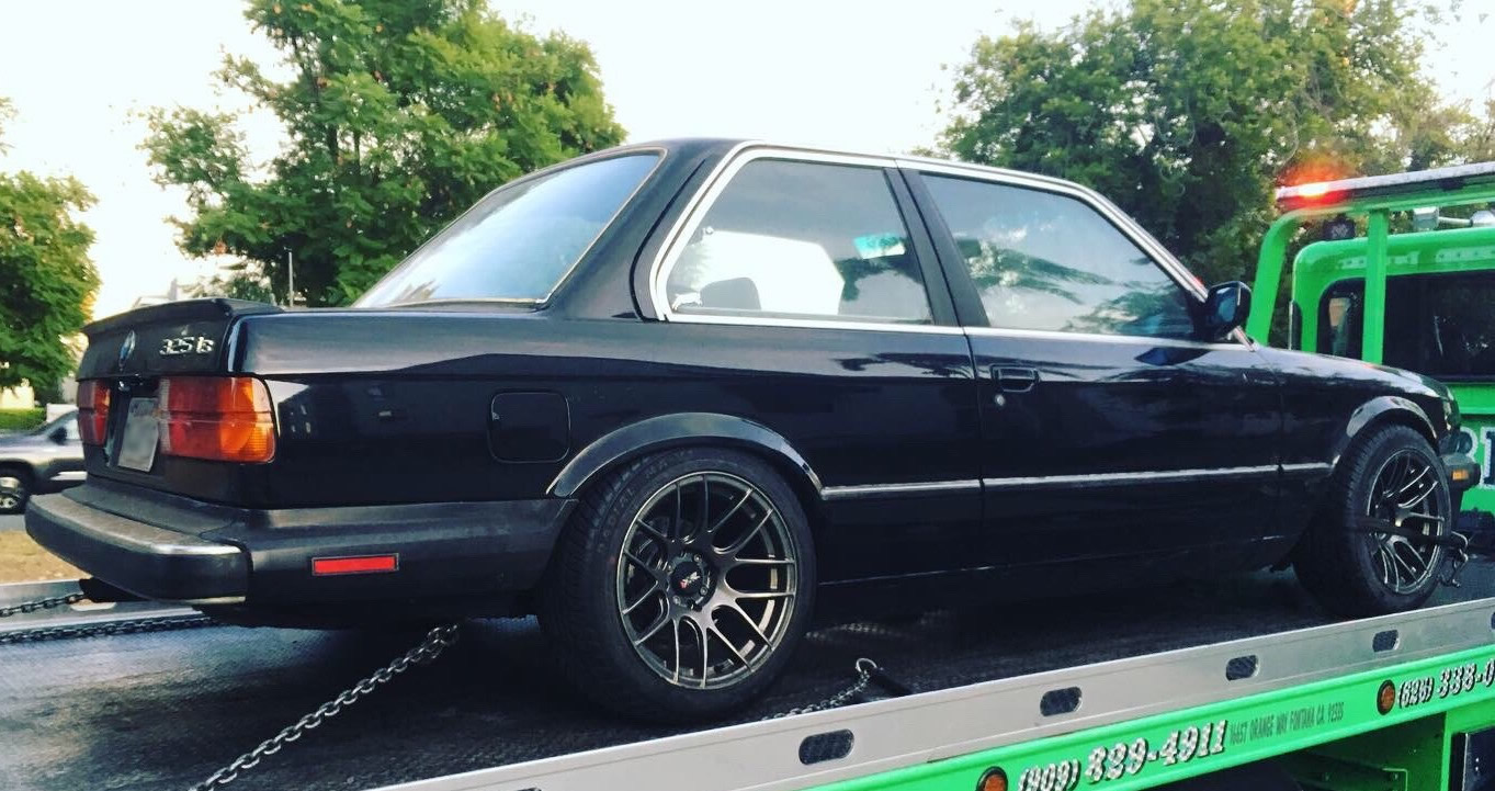 Beemer Lab: E30 Stance - Steel wheels or modern wheels??