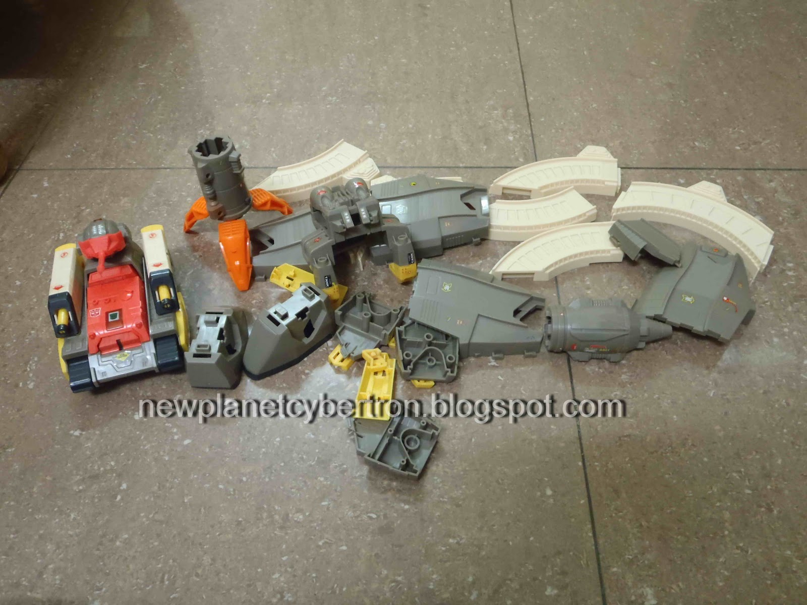 New Planet Cybertron: Transformers Review: G1 Omega Supreme (Encore ...