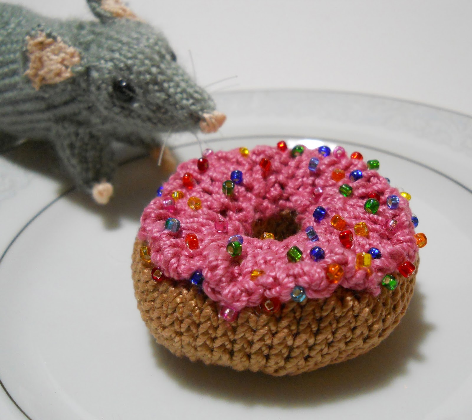 Rosemarsh Knits: Knit A Donut Ornament - Free Pattern