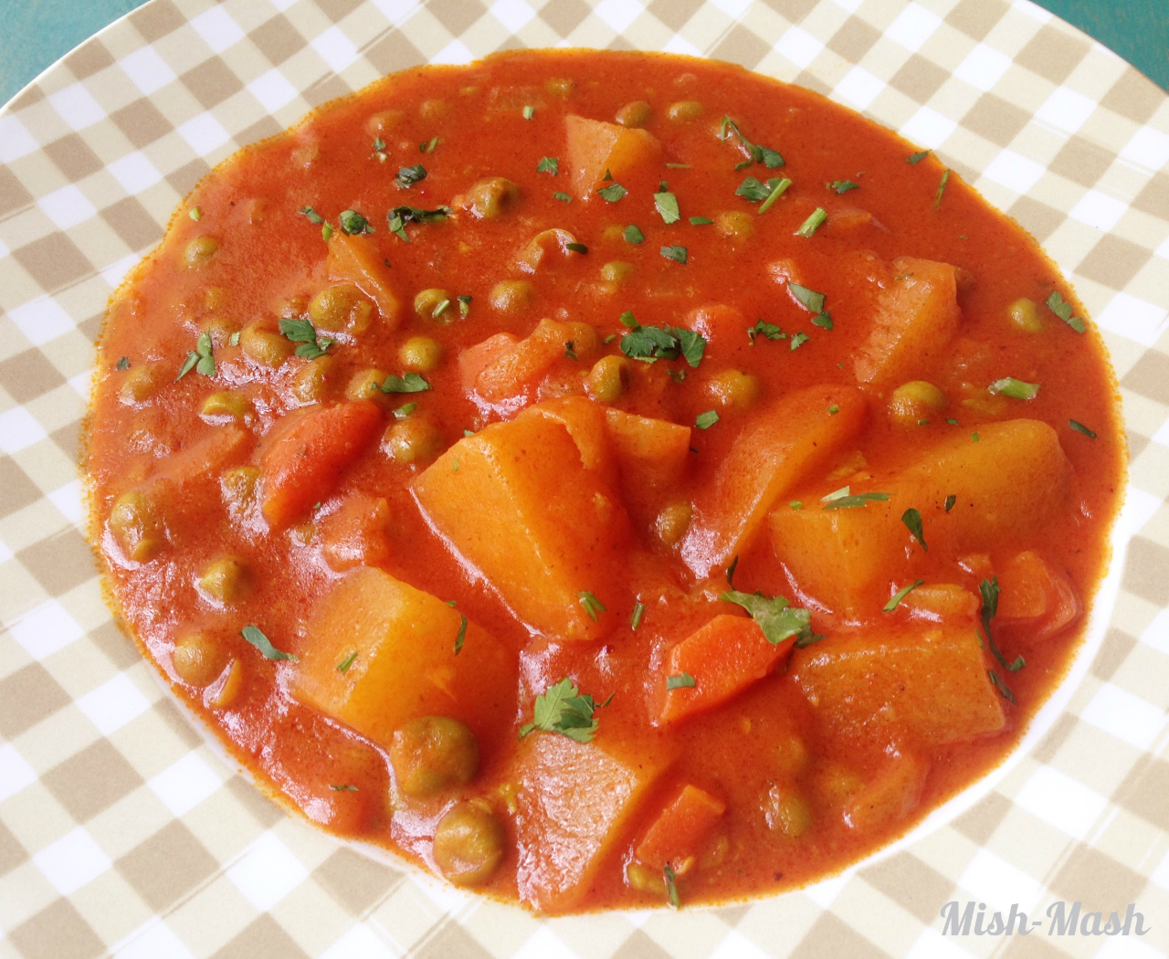 Яхния с картофи, грах и къри - Mish-Mash