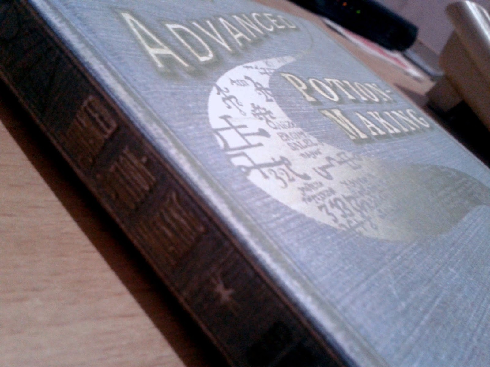 Harry Potter Crafts #1: Advanced Potion Making by Libatius Borage ...