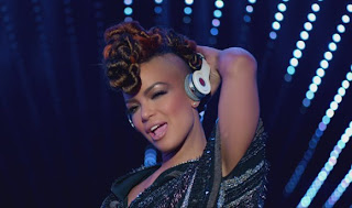 Knimblog: will i am feat Eva Simons con This is Love