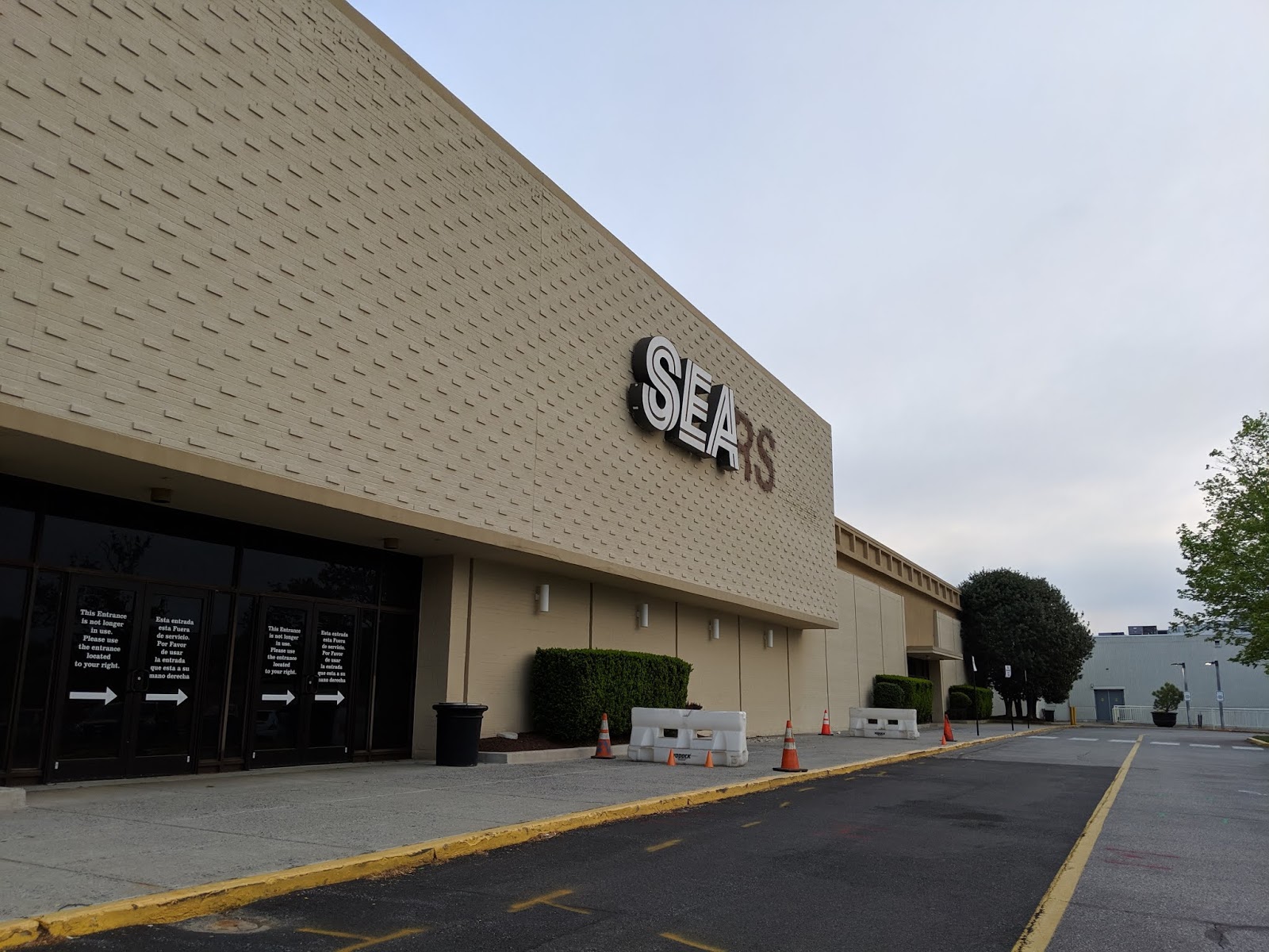 Robert Dyer @ Bethesda Row: Sears sign coming down in Bethesda (Photos)