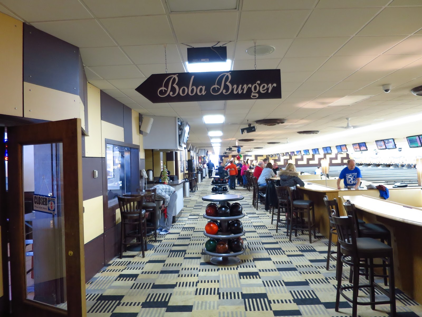 Smokin' Chokin' and Chowing with the King: Boba Burger