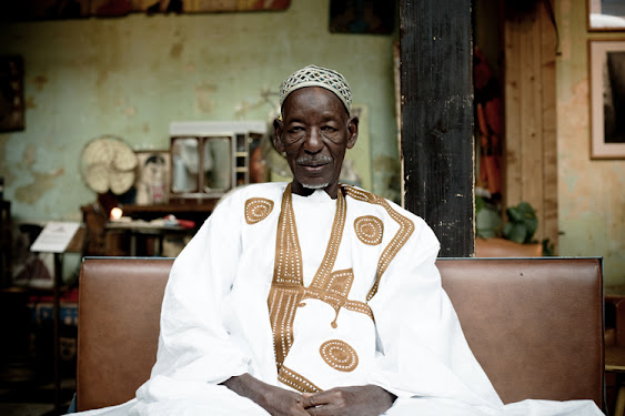 Flores del Fango: Oumar Ly, el antropólogo senegalés