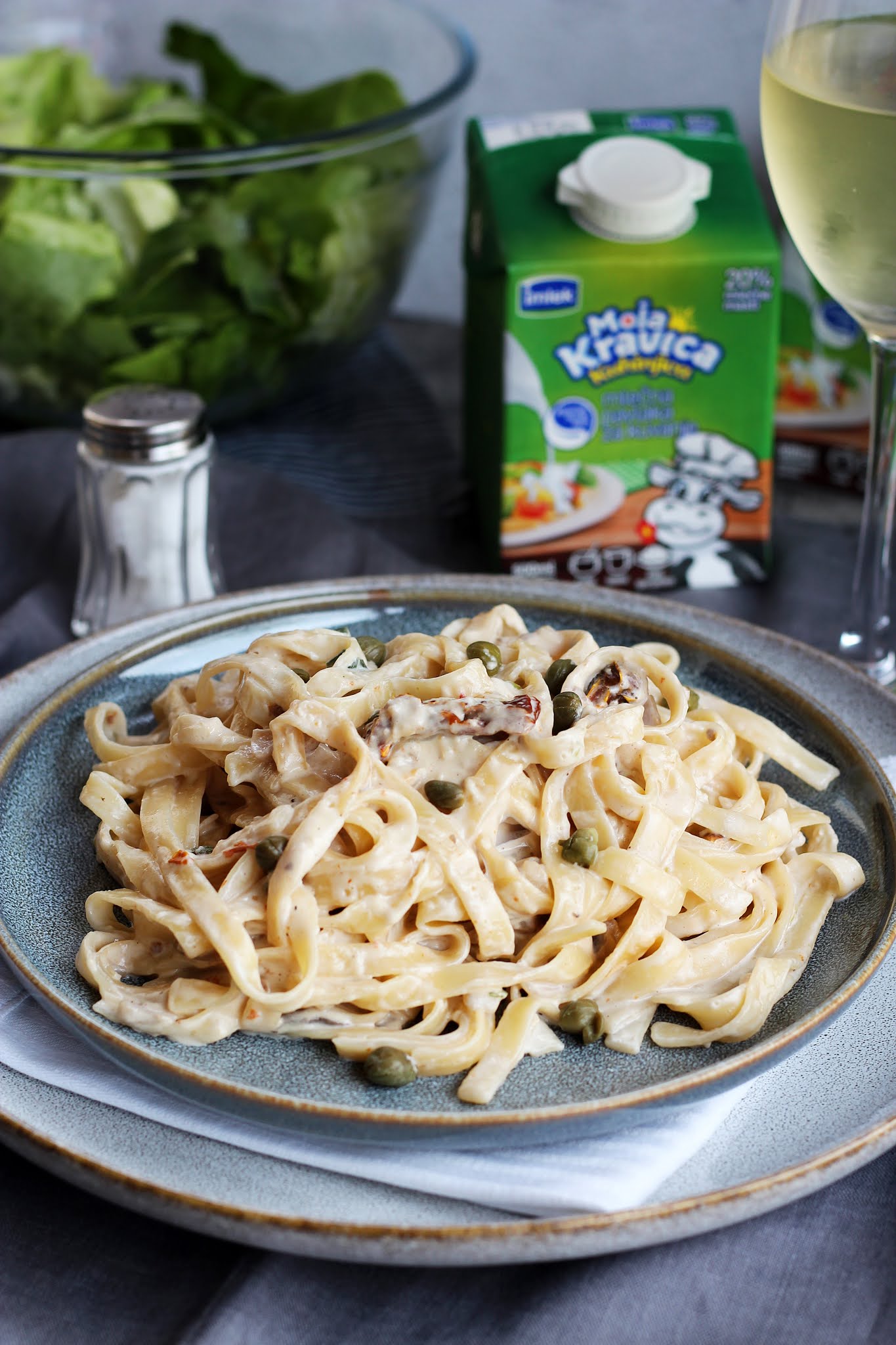 Jekin Kapric : Taljatele u kremastom umaku od pavlake, šampinjona i ...