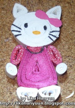 Lika Hanyuu － Artesanato - Quilling: [Quilling] Hello Kitty 2