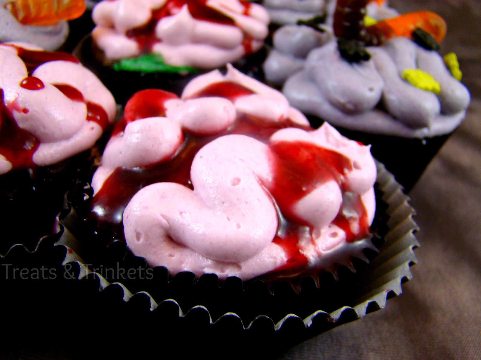 Treats & Trinkets: Zombie Cupcakes #SundaySupper