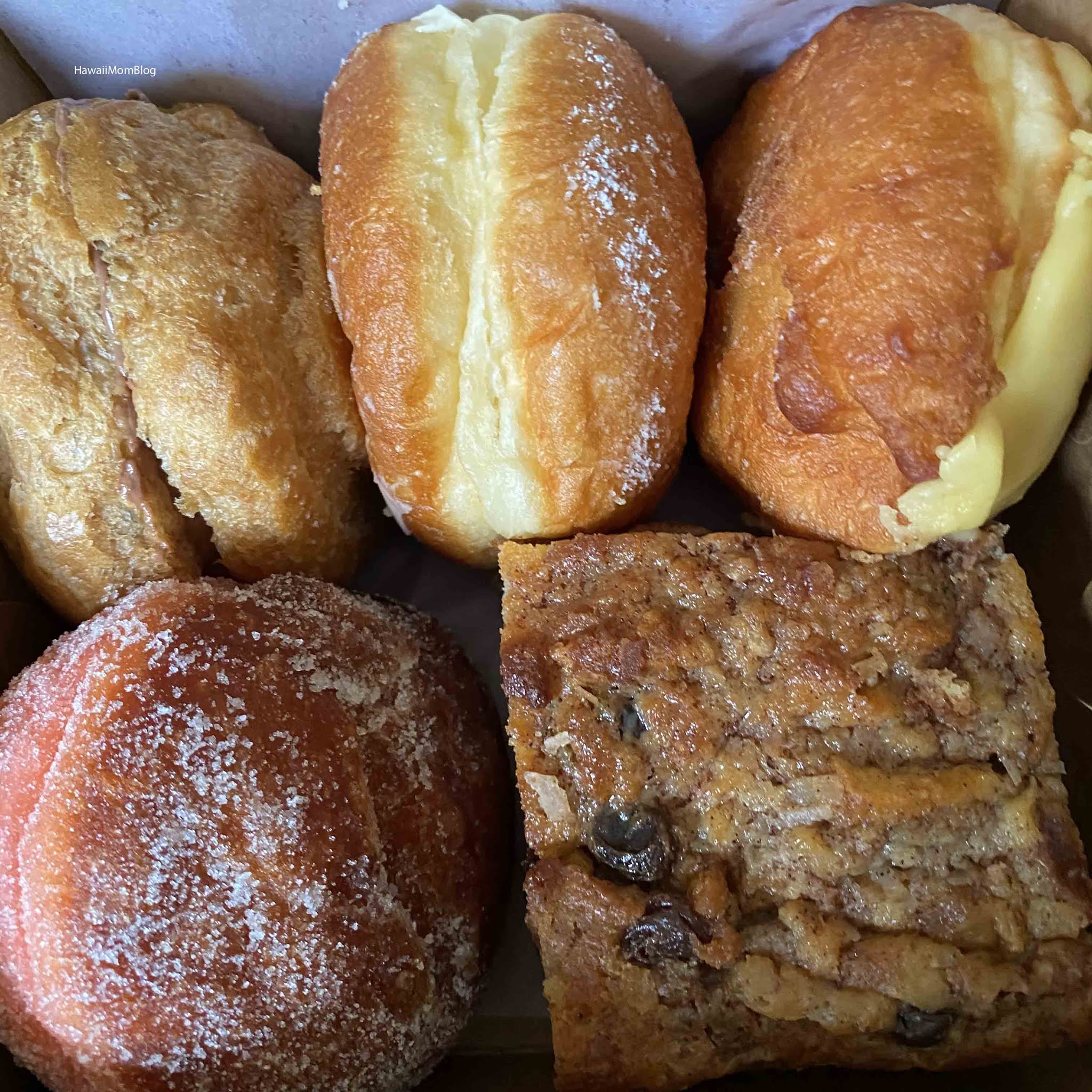 Hawaii Mom Blog: Punalu`u Bake Shop