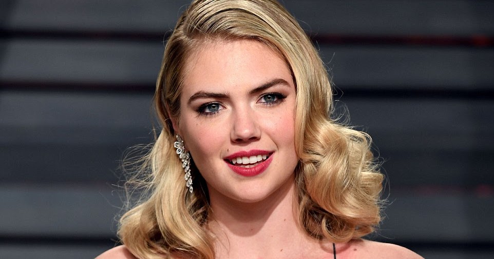 Kate Upton bares cleavage in a sequinned gown at the 2017 Vanity Fair ...