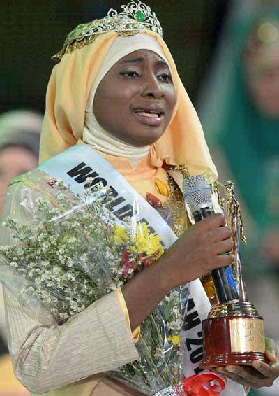 Gist Dey ooo...: Nigerian wins World Muslim beauty pageant Gist Dey ooo...: Nigerian wins World Muslim beauty pageant
