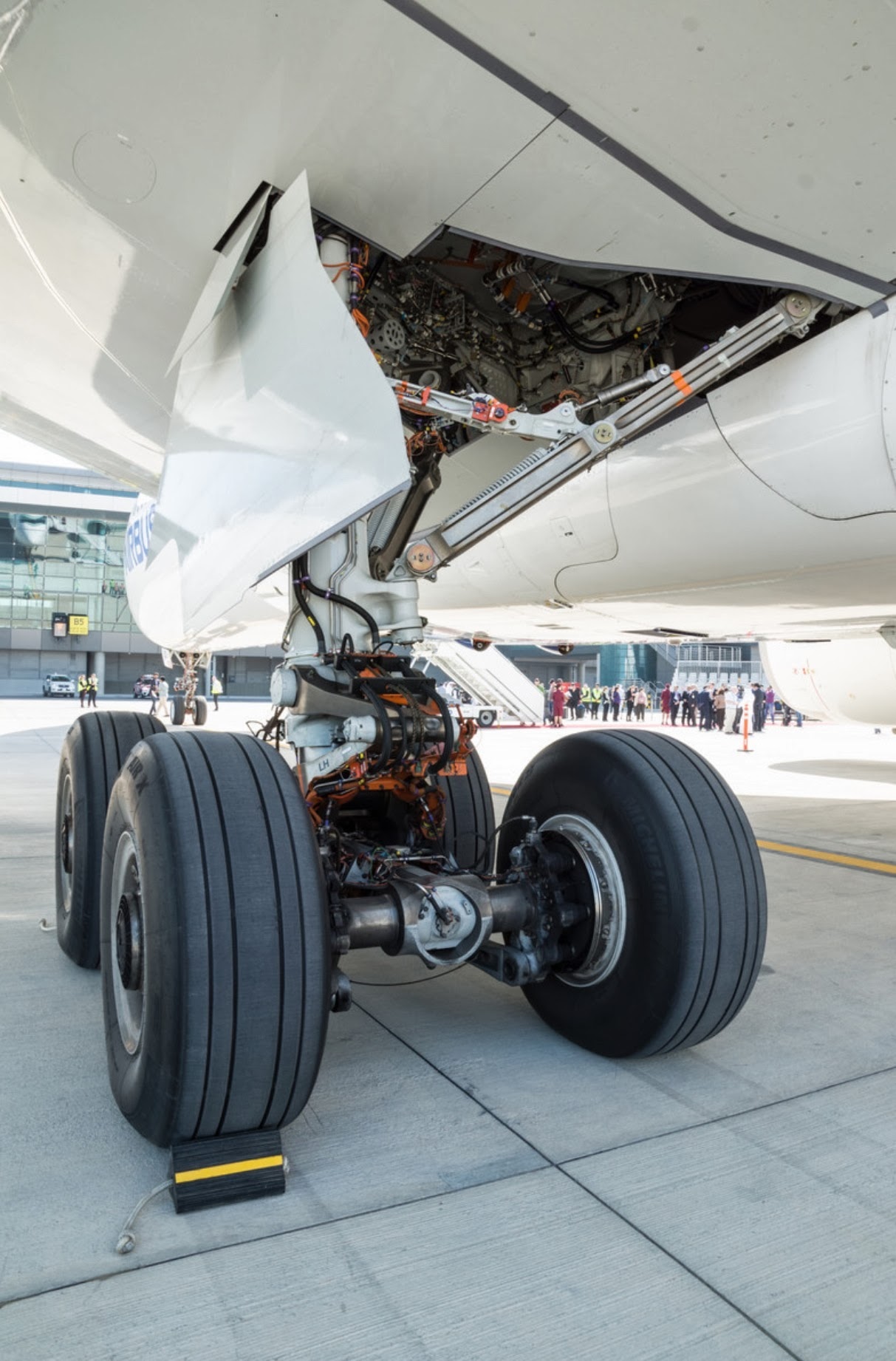 Landing Gear Trucks of the Airbus A350 : r/aviation