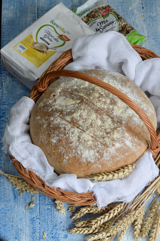 Paine cu faina integrala si seminte - CAIETUL CU RETETE