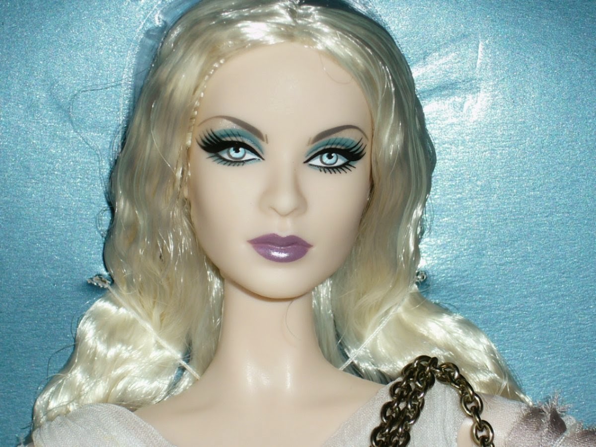 Vale da Escuridão: Série Dolls: Haunting Beauty - Ghost Barbie