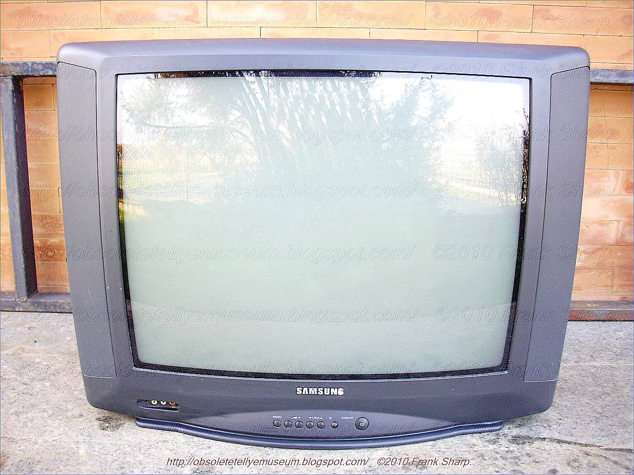 Obsolete Technology Tellye !: SAMSUNG MOD:CZ-6844W YEAR 2001.