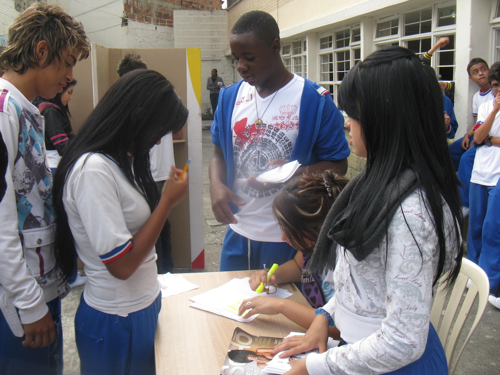 Informatica-8a Equipo 9: Contralor estudiantil y sus funciones