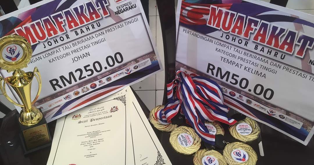 Tahniah...Johan Lompat Tali Berirama Negeri Johor - SMK TELOK KERANG