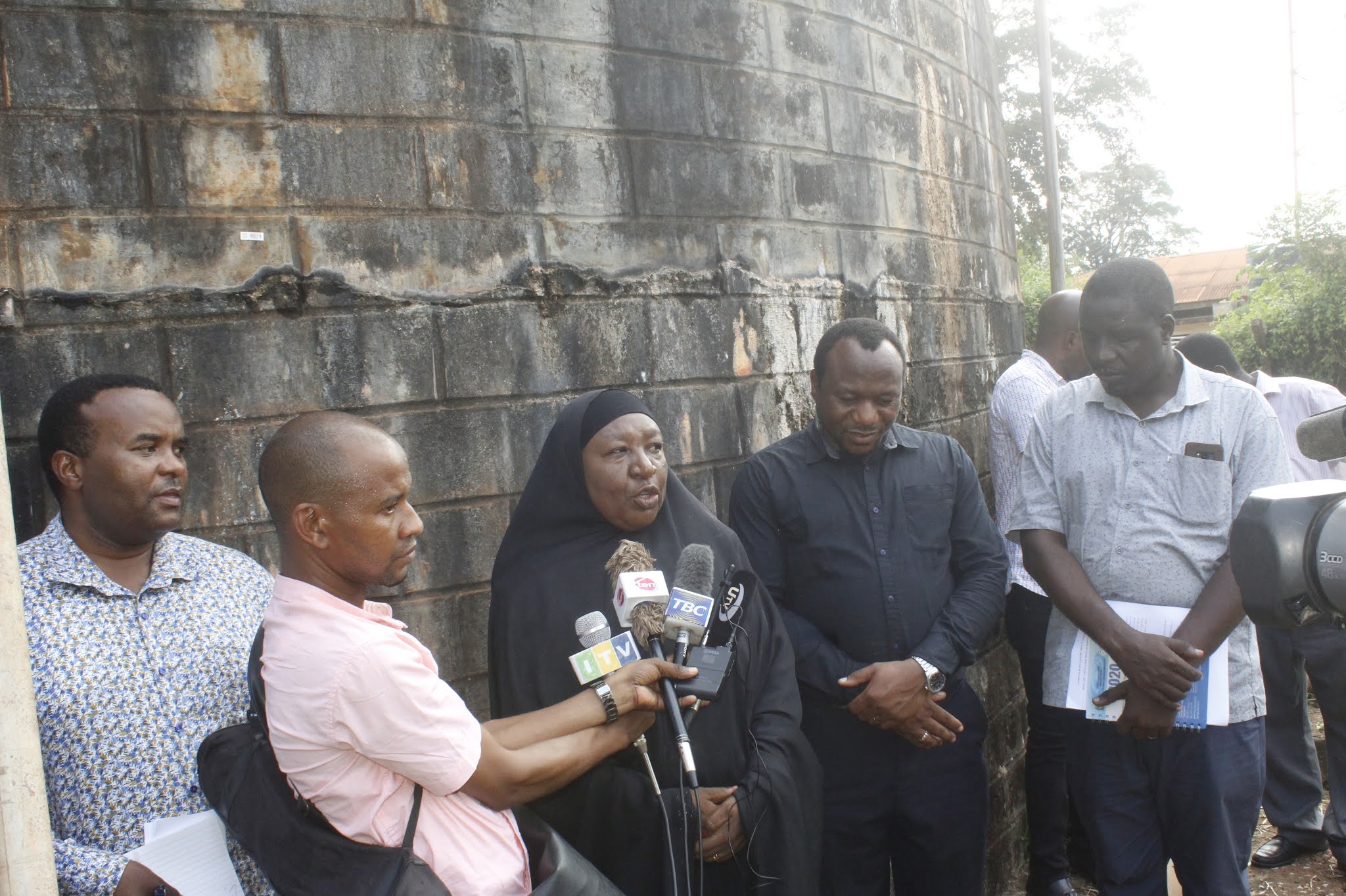 WIZARA YA MAJI KUPELEKEA FEDHA MUHEZA KUMALIZIA MRADI WA MAJI-KATIBU ...