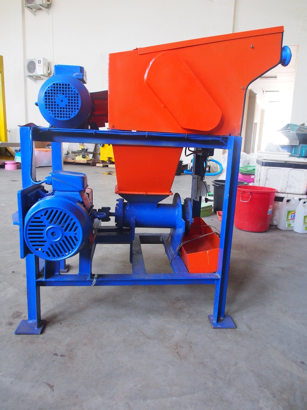 Mesin Giling Rumput - Perumperindo.co.id