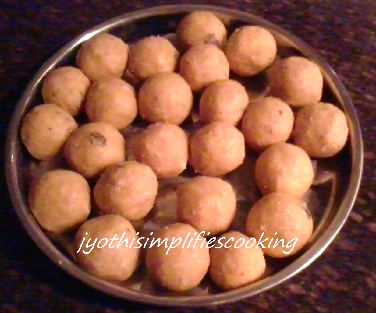MOONG DAL LADDU/ HESARU BELE UNDE/PESALU UNTA/PAYARU PARIPPU UNDAI