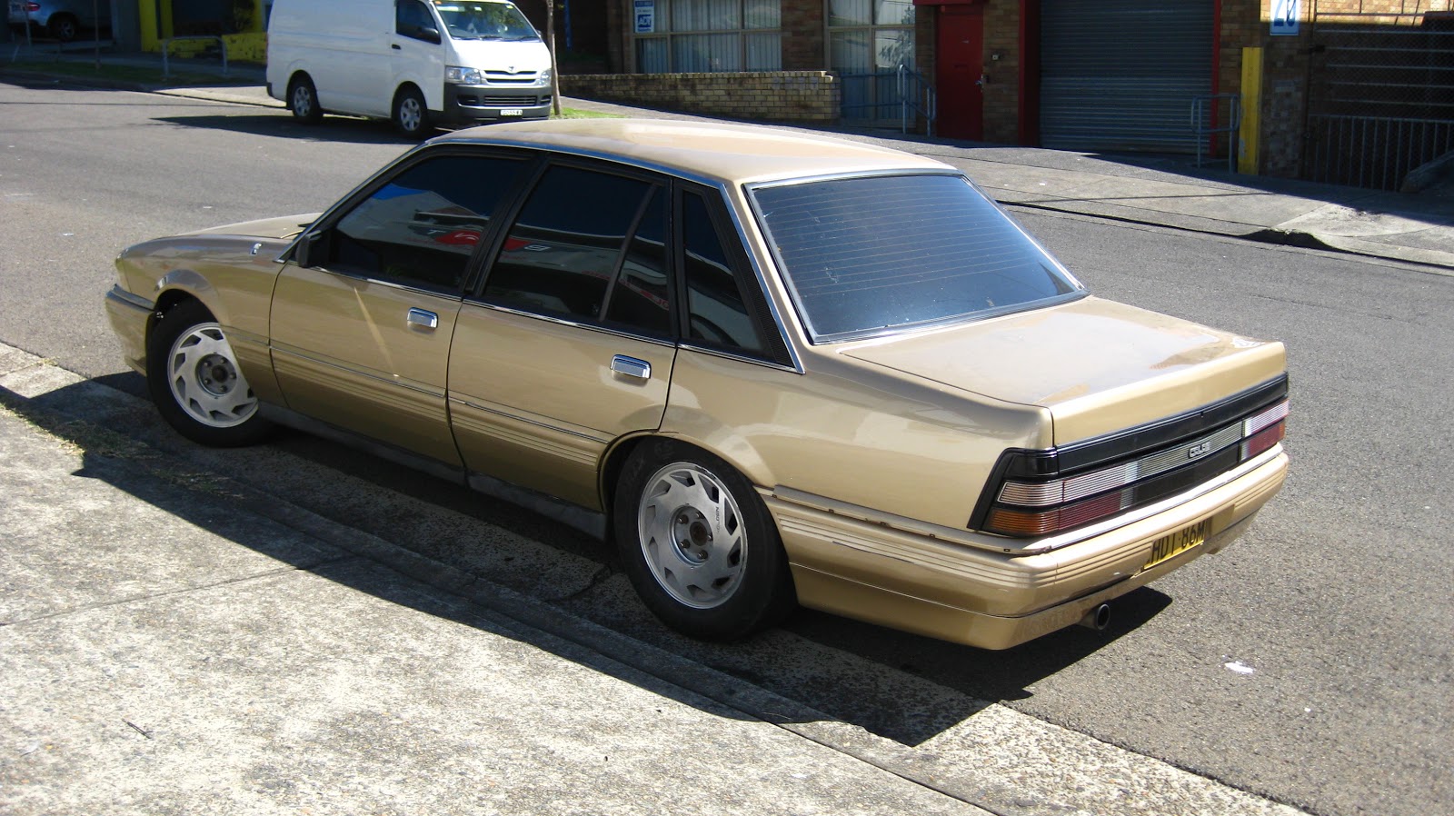Aussie Old Parked Cars: 1986 Holden VL Calais Sedan