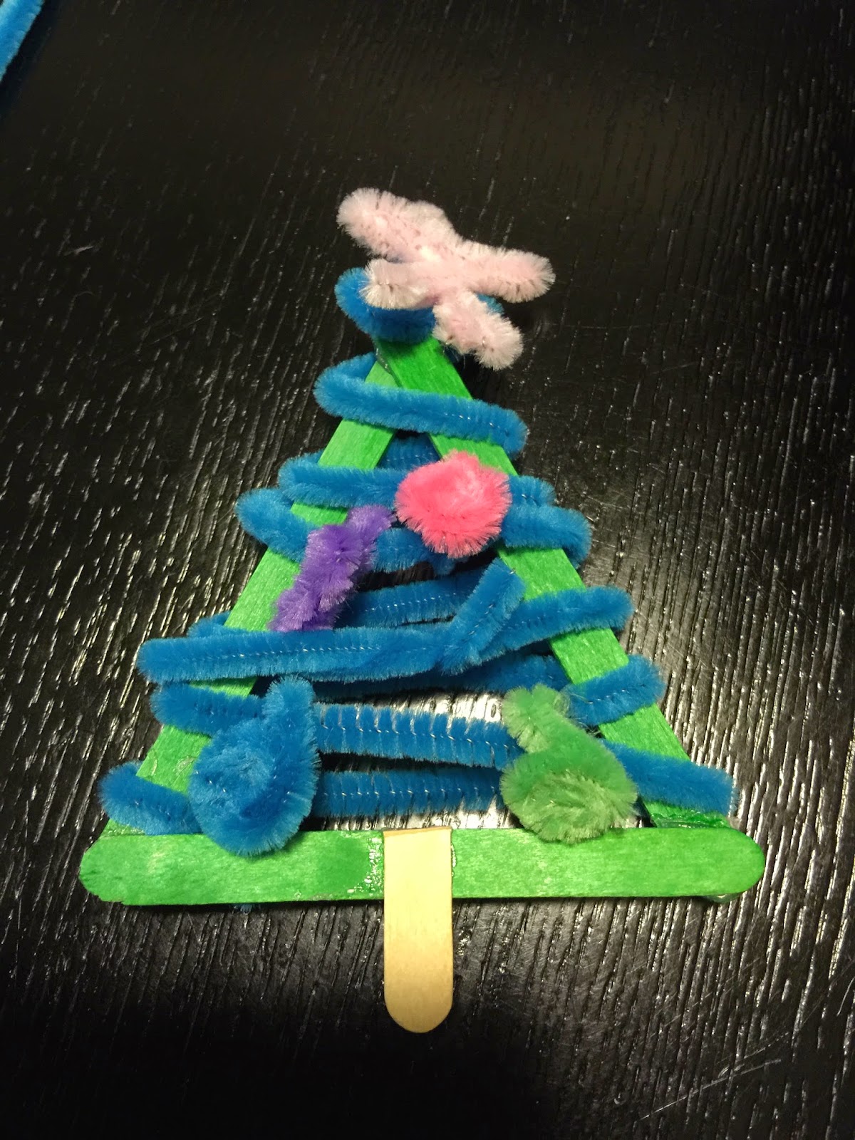 The Wadsworth Family: December 9th - Pipe Cleaner Trees